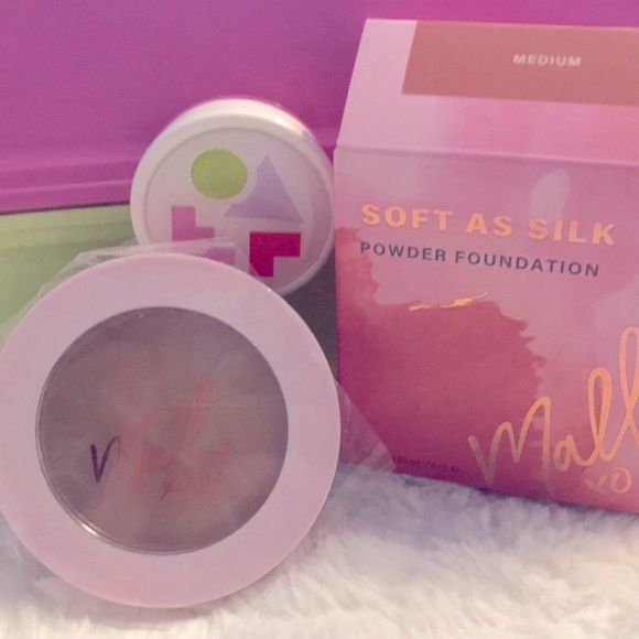 Mally Beauty | Makeup | Mally Xo Soft As Silk Medium Powder Foundation ...